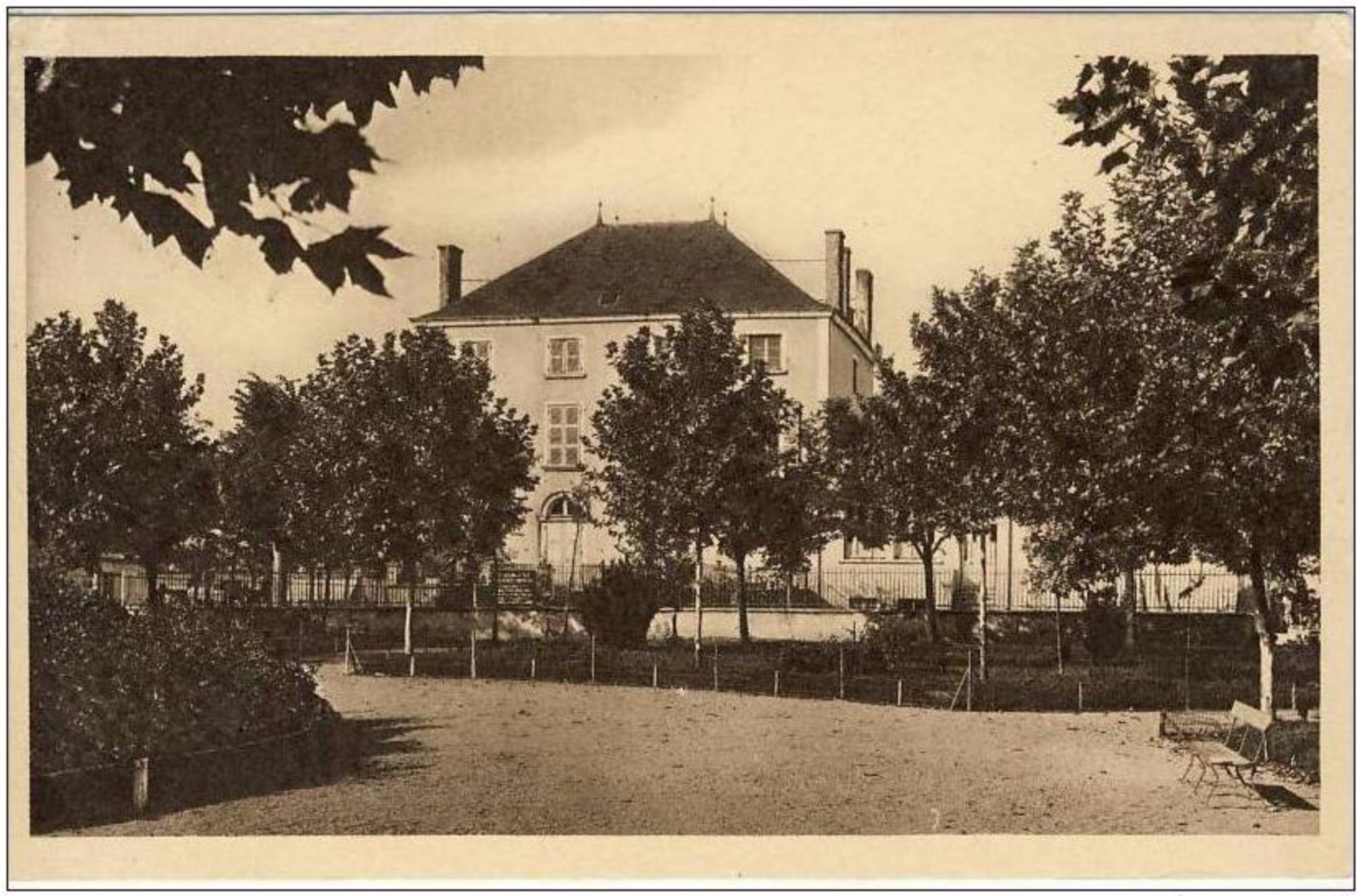 La maison d'Armand Charnay - Histoire de Charlieu